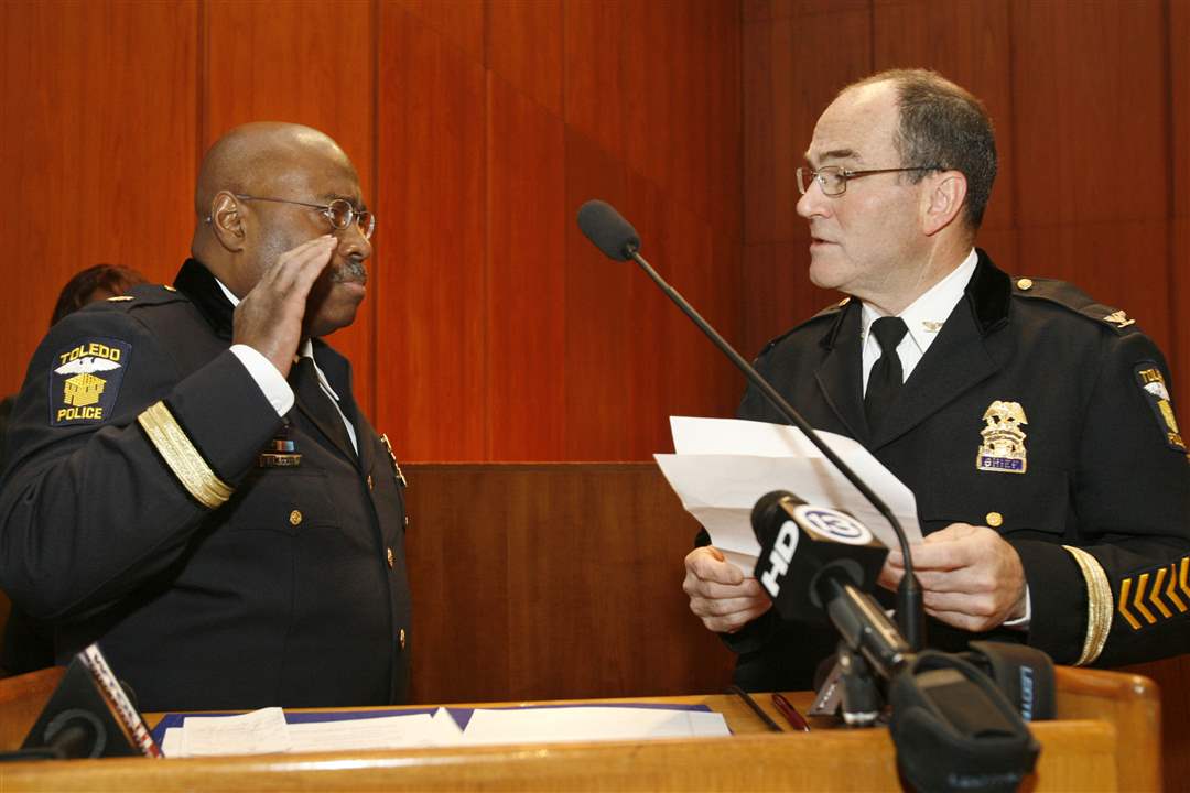 Chief Diggs Sworn In - The Blade