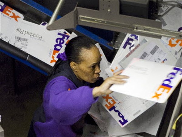 FedEx says its holiday shipping to set record | The Blade