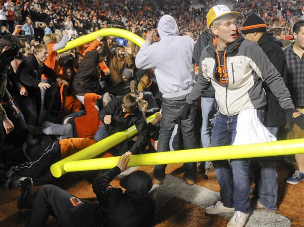 Oklahoma St. victory celebration results in injuries | The Blade