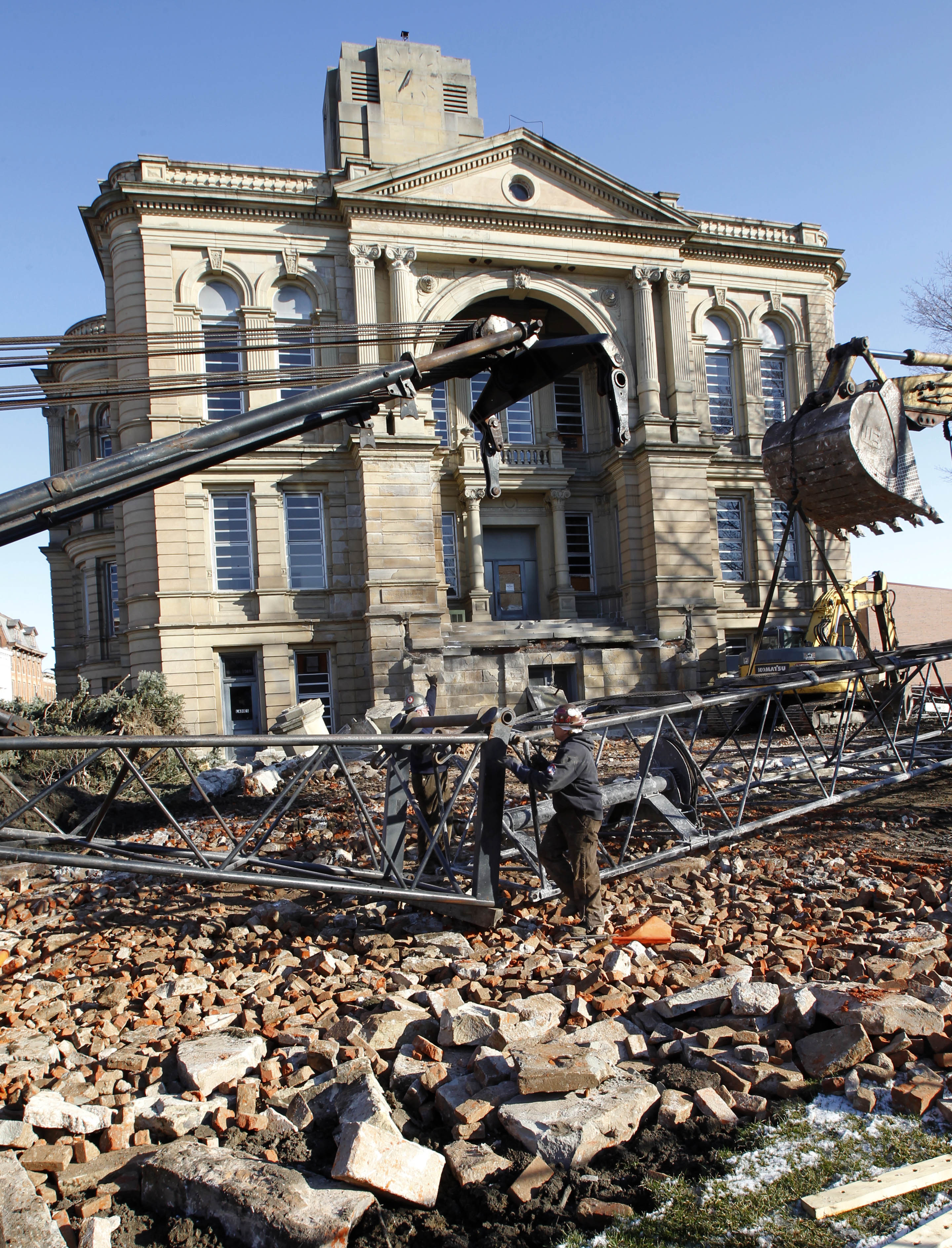 Crews begin demolishing Seneca County courthouse - The Blade