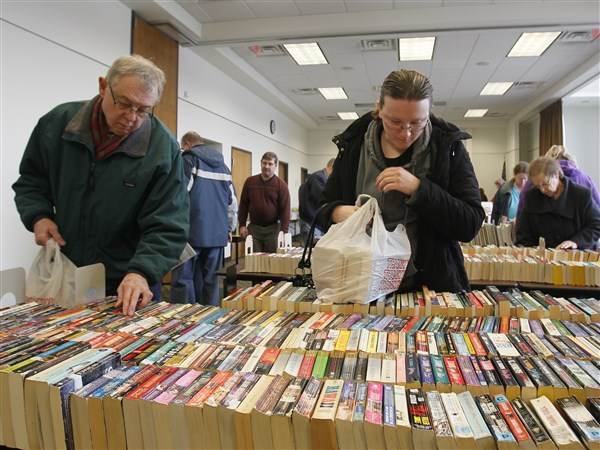 Readily shopping for books | The Blade