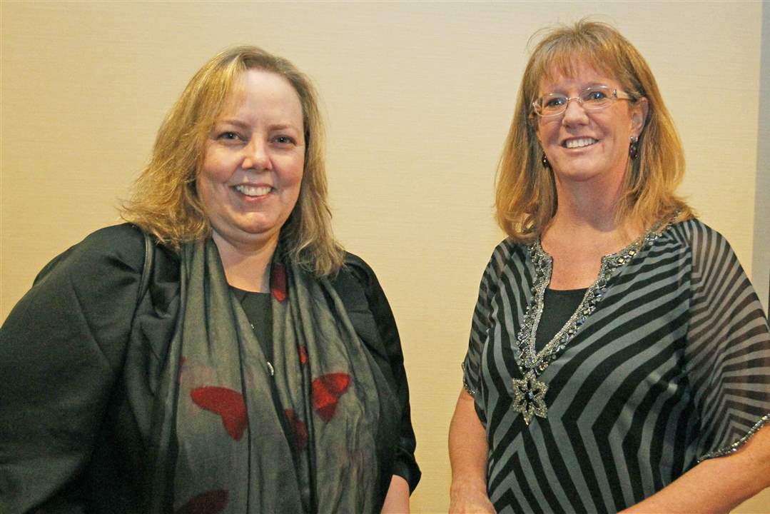 On the Town: Steppin' Out, Bird Cage Ball - The Blade