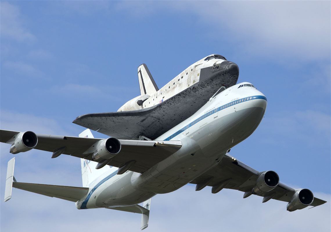 Cockpit Space Shuttle Discovery Smithsonian