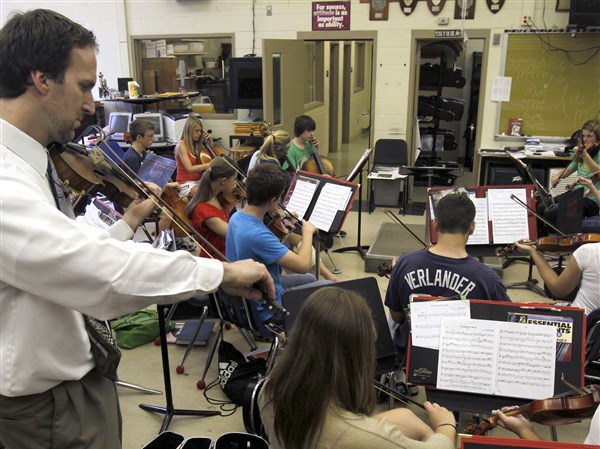 Orchestra teacher attuned to winning | The Blade