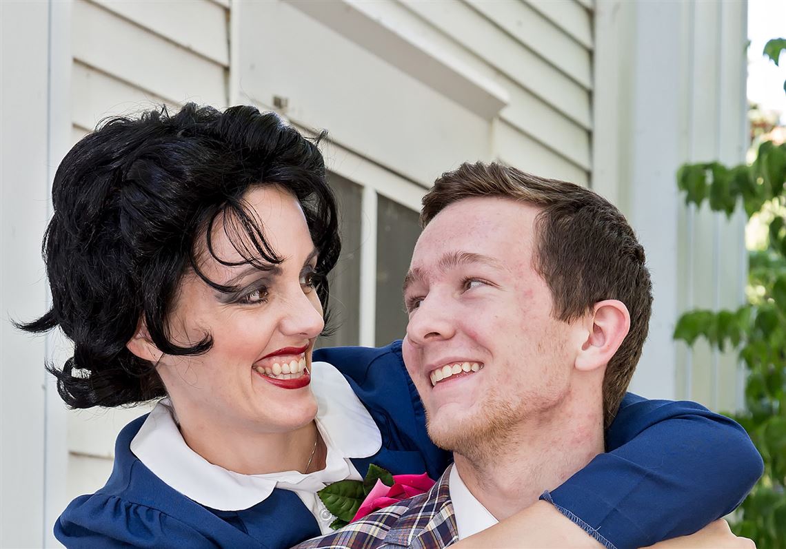 Rose Alvarez's Instagram, Twitter & Facebook on IDCrawl