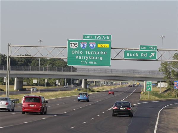 New signs on freeways to pay for themselves | The Blade