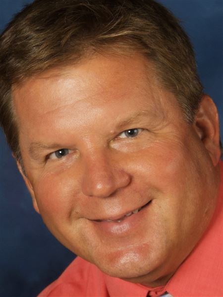 Fostoria mayor saves woman from choking - The Blade