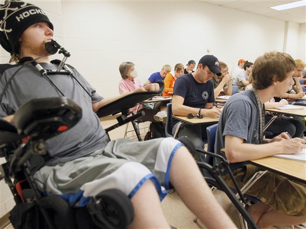 'Just a normal kid in a wheelchair' tackles campus life | The Blade
