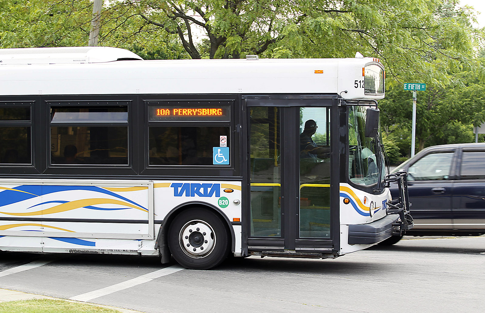 Oregon woman crashes into TARTA bus - The Blade