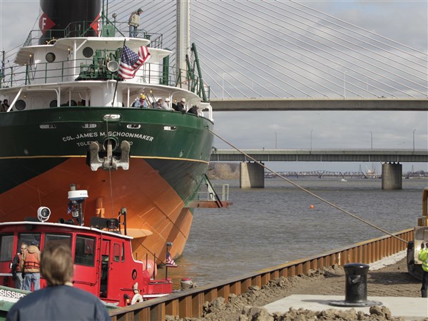 Museum ship is tugged to new spot on Maumee | The Blade