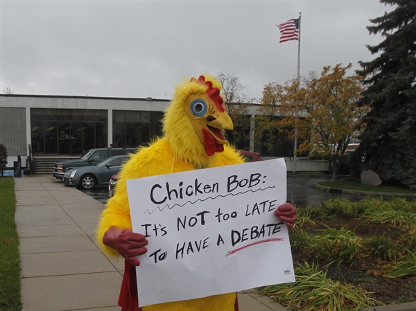 Chickens suits up again, takes swipe at Bob Latta | The Blade