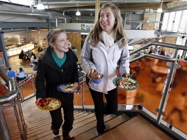 Trayless cafeterias at BGSU cut waste | The Blade