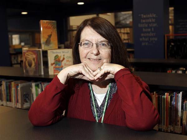 Librarian closes chapter, retires | The Blade