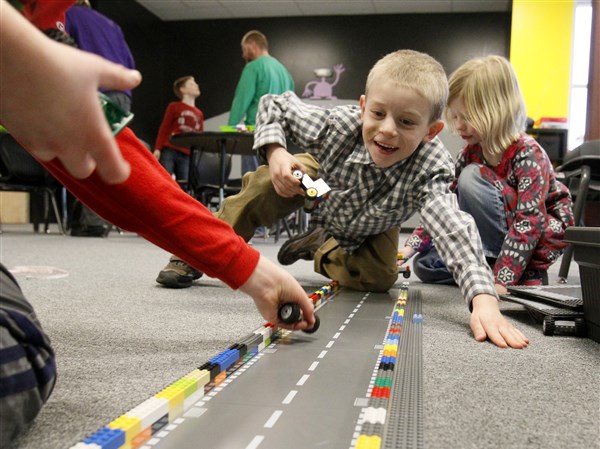 Lego-building classes at Build It give children a leg up | The Blade