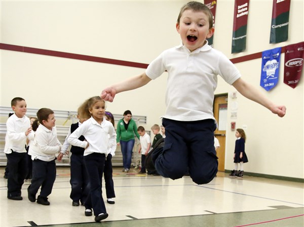 Students jump rope, hula hoop in annual fund-raiser | The Blade