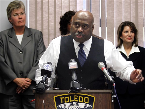 Council OKs rehiring of police chief | The Blade