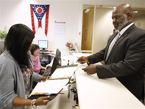 Mayor Mike Bell takes formal step, takes out petition for re-election ...