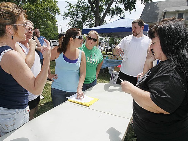 Searchers check swath of river for missing girl | The Blade