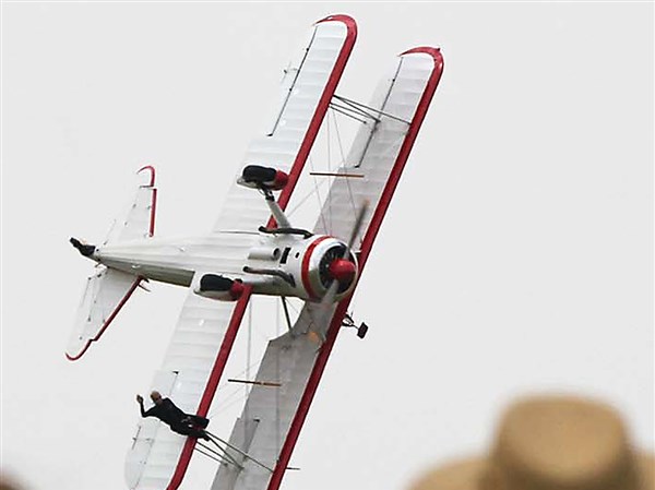 Wing walker, pilot die in crash | The Blade
