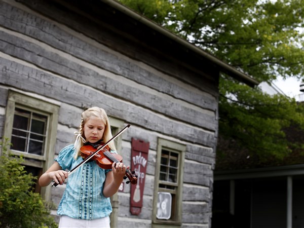 Audience of 500 watches 14 fiddle around at contest | The Blade