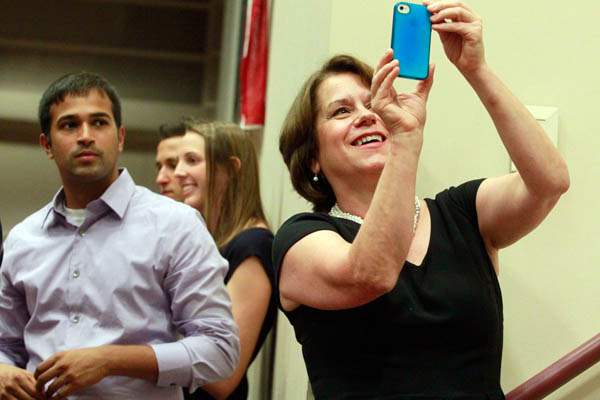 UT's doctors-to-be don their 'white coats' at ceremony - The Blade