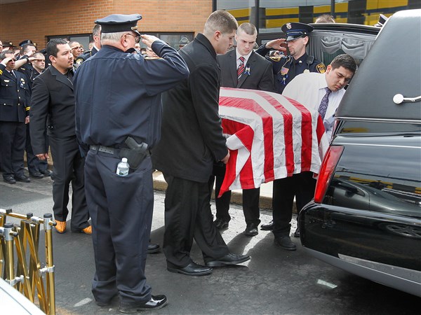 Elmore police officer honored at service | The Blade