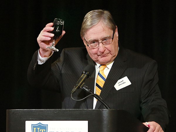 University of Toledo President Jacobs says he’ll exit as leader in 2015 ...