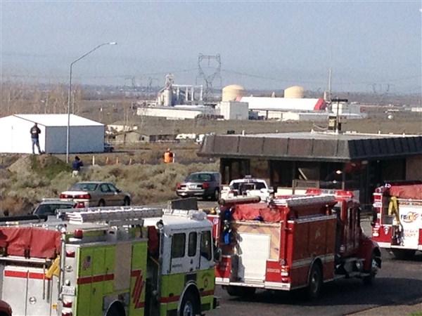 4 workers hurt, 400 residents evacuated after explosion, fire at ...