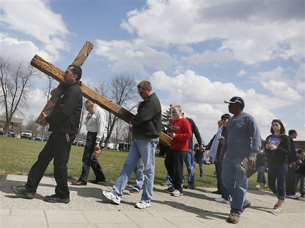 St. Paul Lutheran Church 'Cross Walk' | The Blade