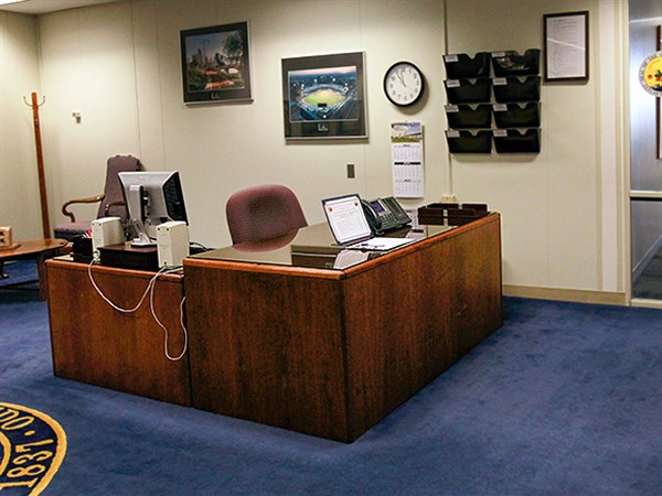 Receptionists no longer seated outside Toledo mayor’s office | The Blade