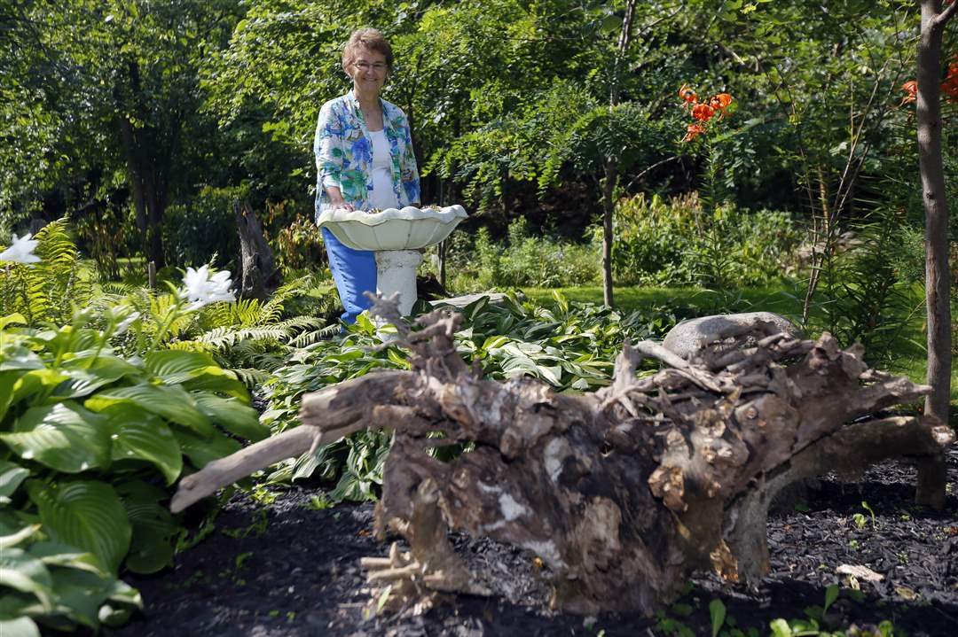 Weed It & Reap: Johanna and Bill Mack - The Blade