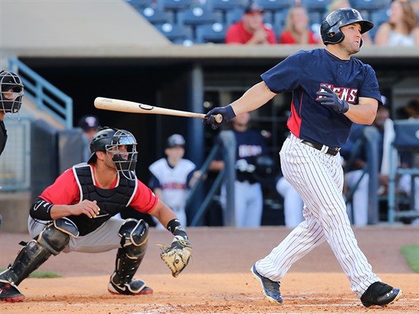 Hot bats lead Hens to another easy victory | The Blade