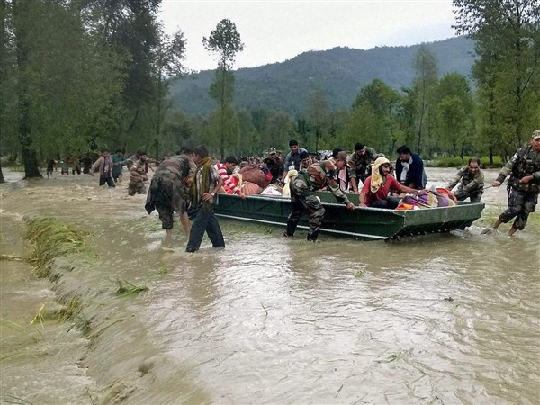Monsoon floods kill nearly 300 in India, Pakistan | The Blade