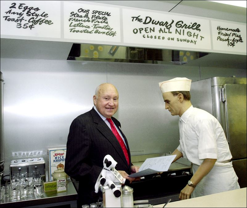 Chick-fil-A restaurant founder S. Truett Cathy dies at age 93 - Toledo ...