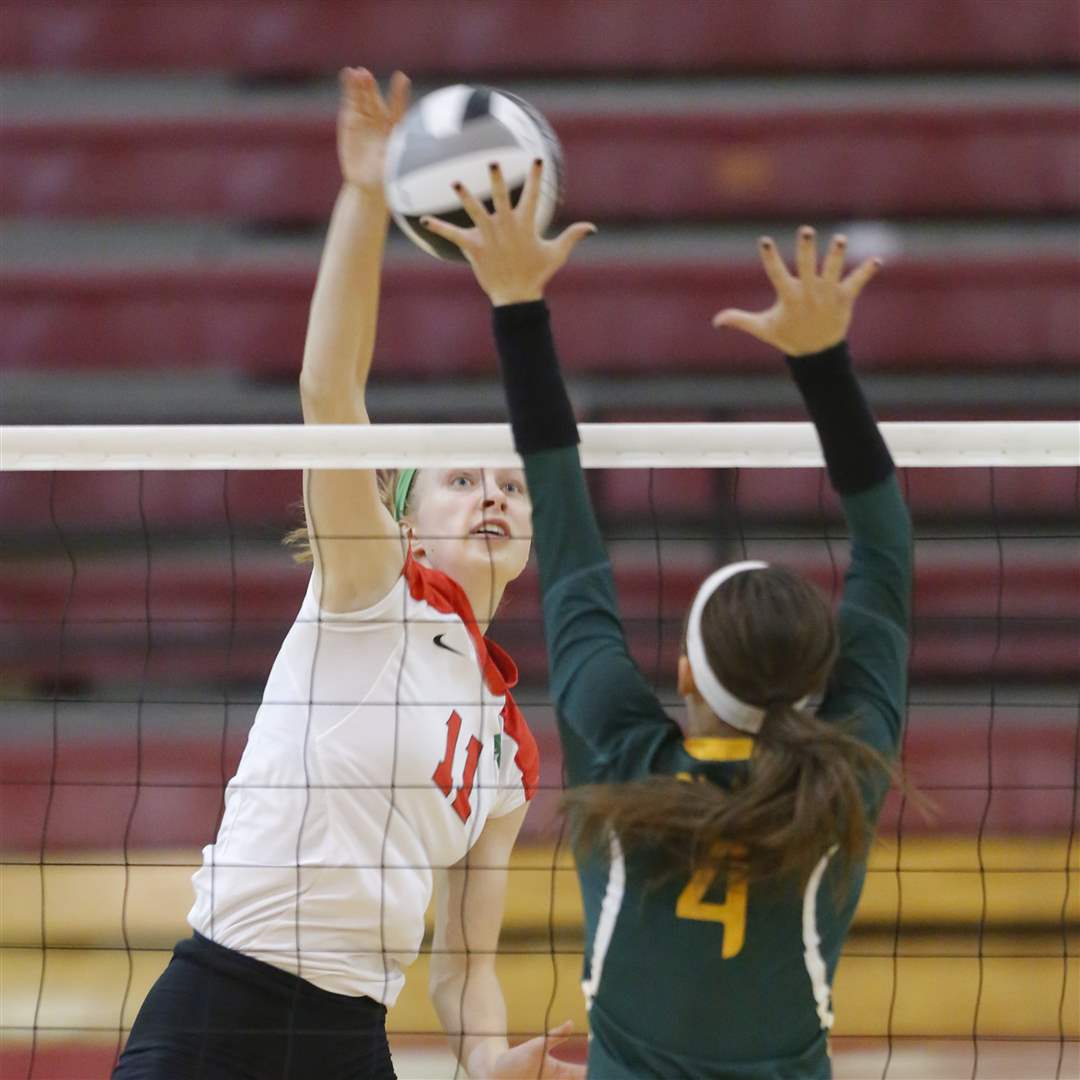IN PICTURES: Clay volleyball defeats Central Catholic - The Blade