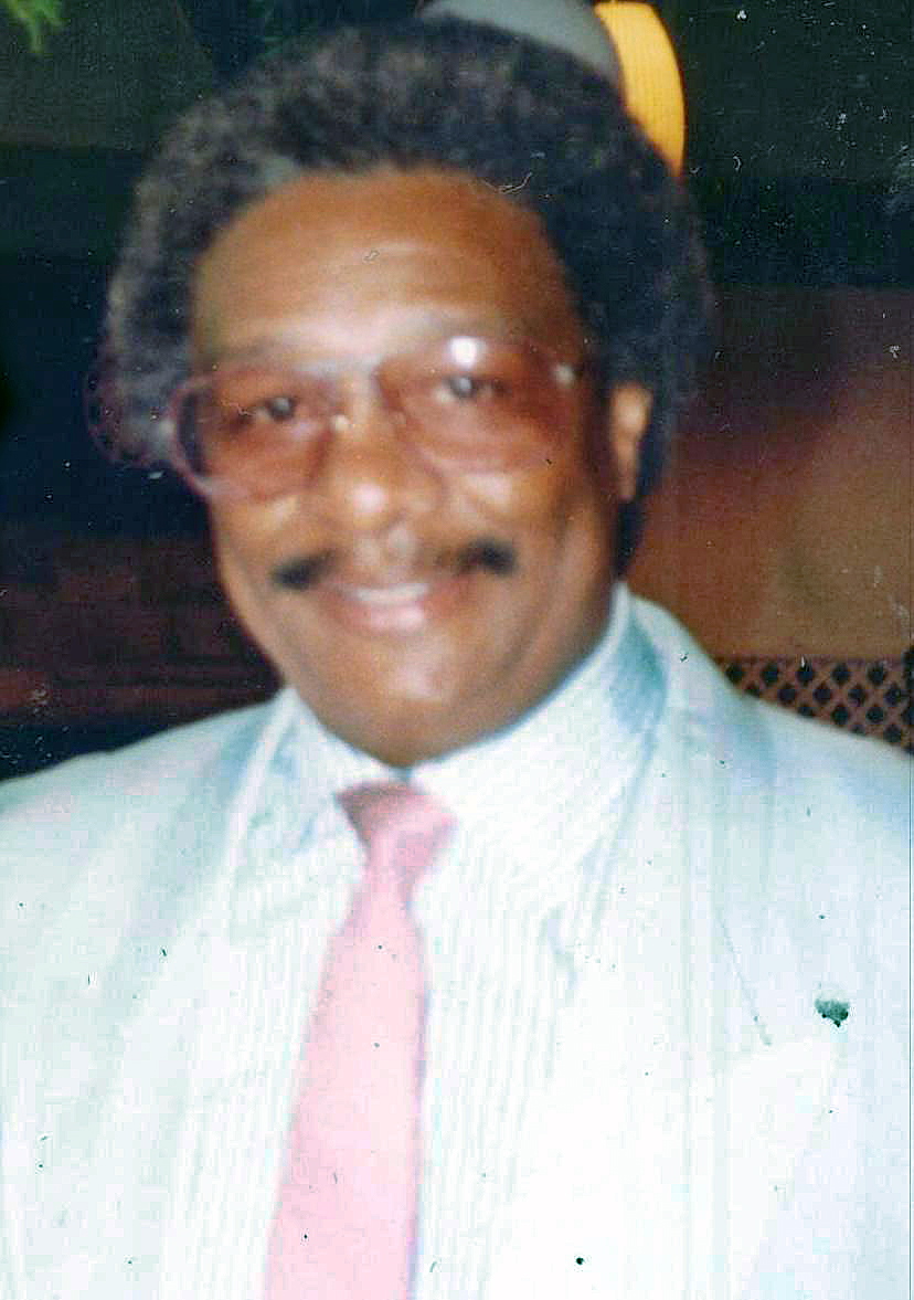 Robert Webb: 1940-2014; Community center chief won grants - The Blade