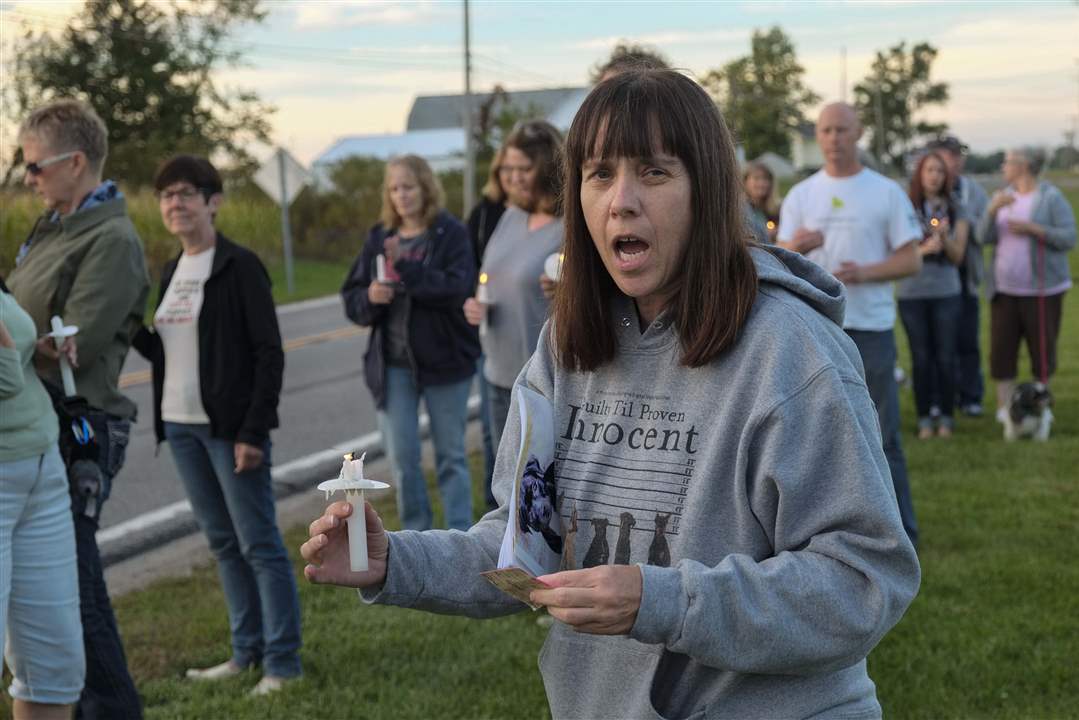 'Pit bulls' killed at pound honored - The Blade