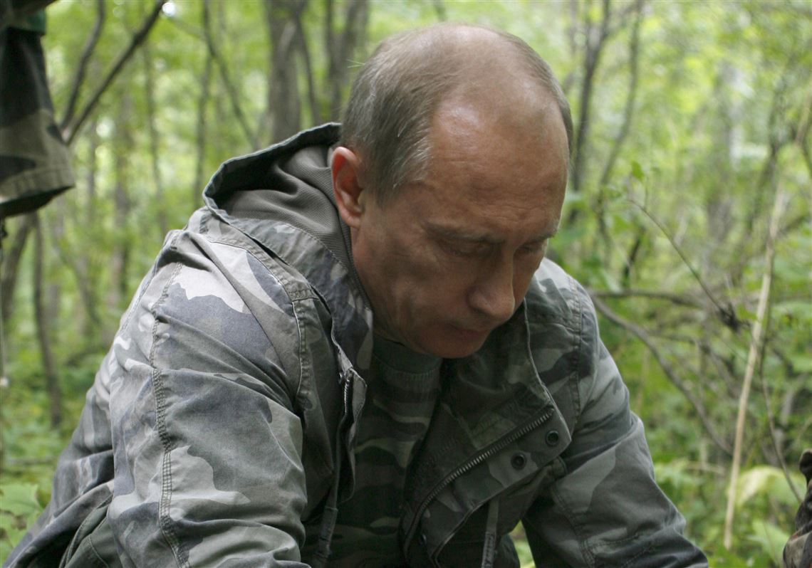 Vladimir Putin Wrestles Tiger