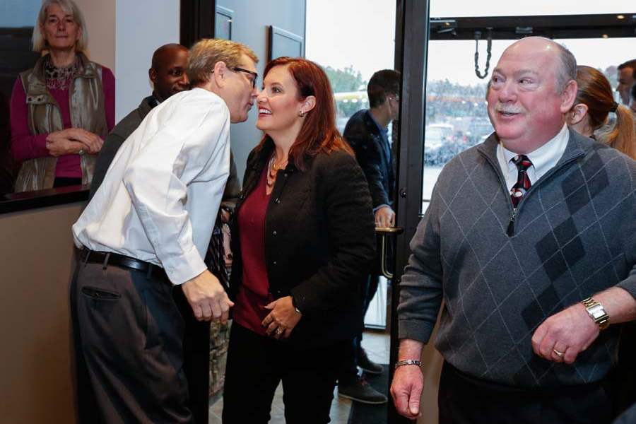 Republicans' bus tour stops in Maumee - The Blade