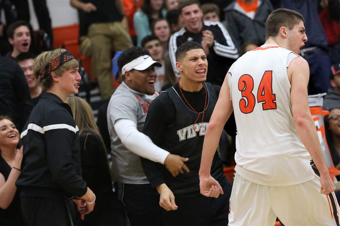 IN PICTURES: Southview defeats Springfield - The Blade