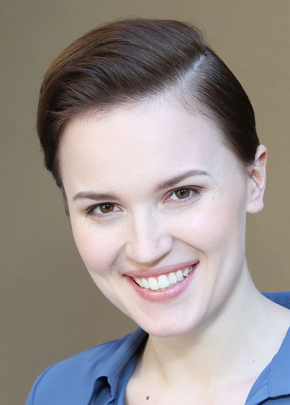 'Divergent' author Veronica Roth working on new 2-book series - The Blade