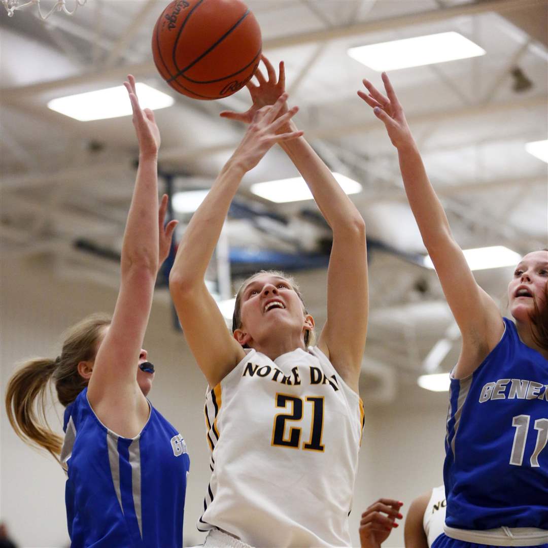 IN PICTURES: Eagles fly past Generals - The Blade