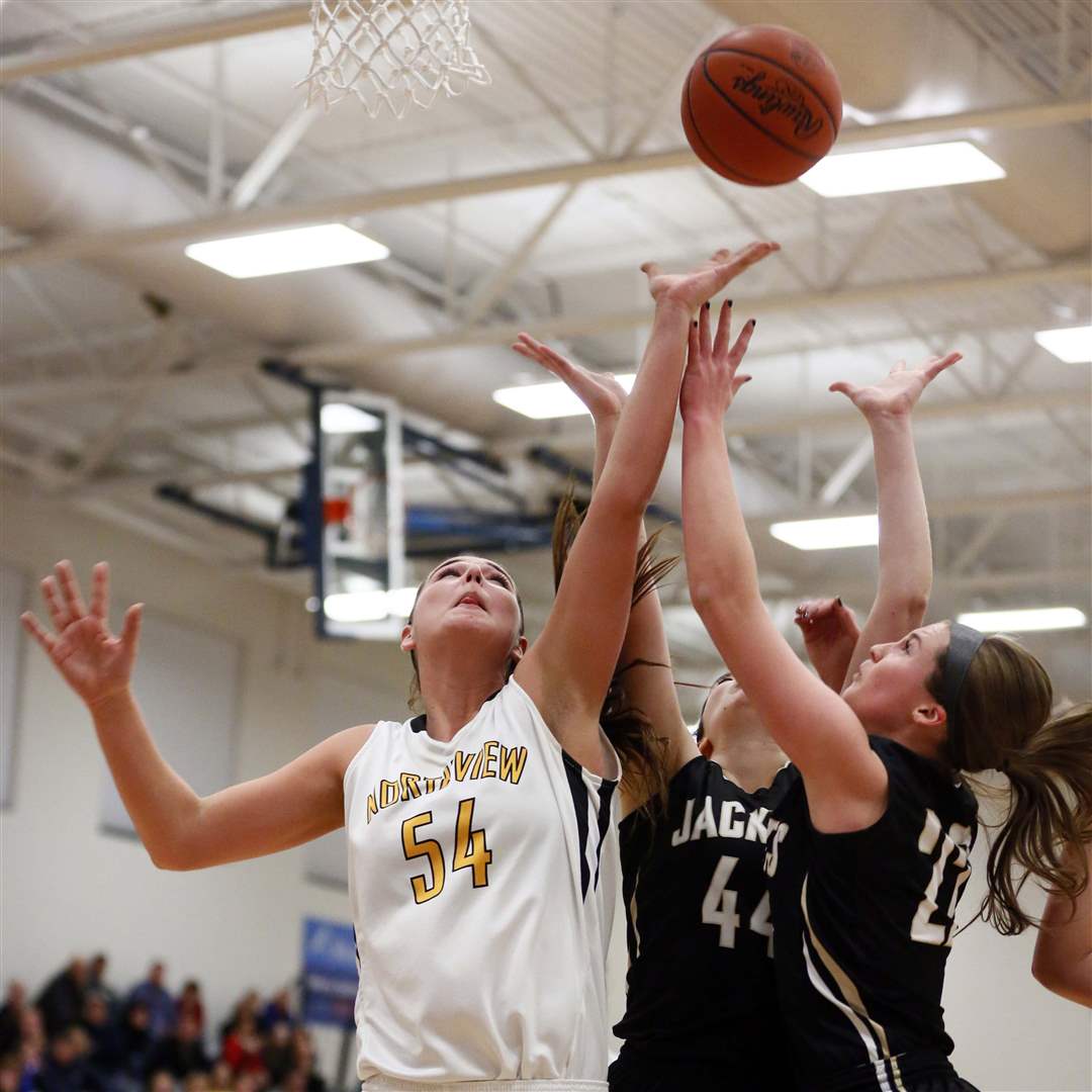 IN PICTURES: Jackets tame Wildcats 45-33 - The Blade