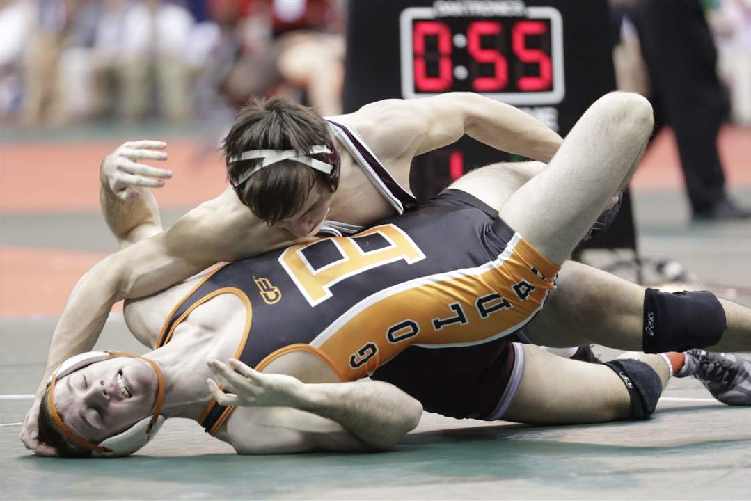 IN PICTURES: 1st round of state wrestling - The Blade