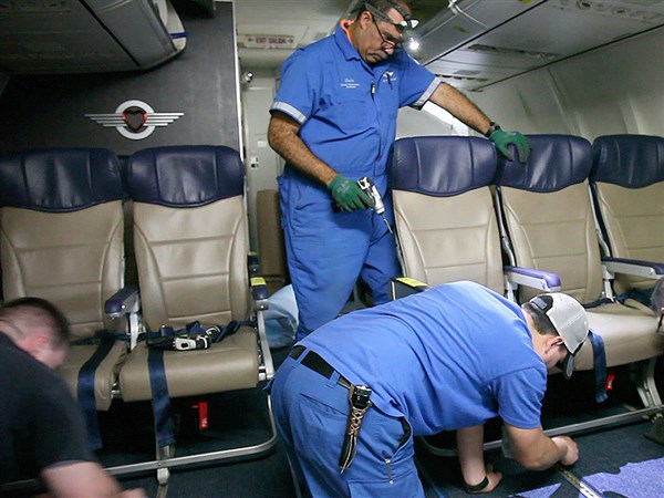 U.S. agency probes cramped airplane seat risks | The Blade