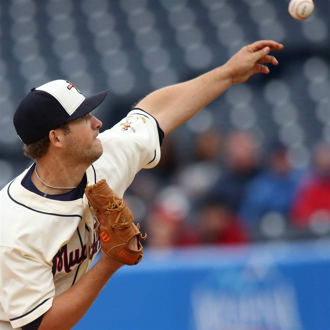 IN PICTURES: Mud Hens fall to Indians - The Blade