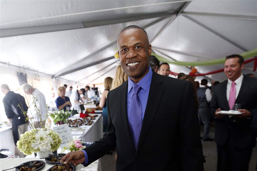 On the Town: 5/3 - The Blade