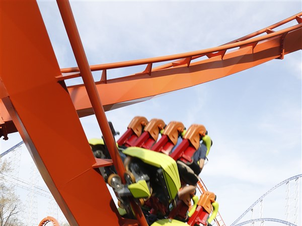 Roller coaster enthusiasts line up in Sandusky to test Cedar Point's ...