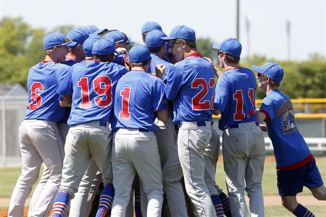 IN PICTURES: St. Francis baseball wins district - The Blade