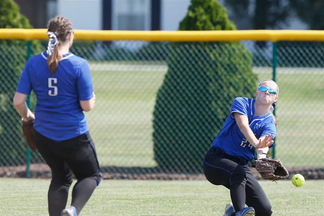 IN PICTURES: Springfield softball defeats Anthony Wayne - The Blade